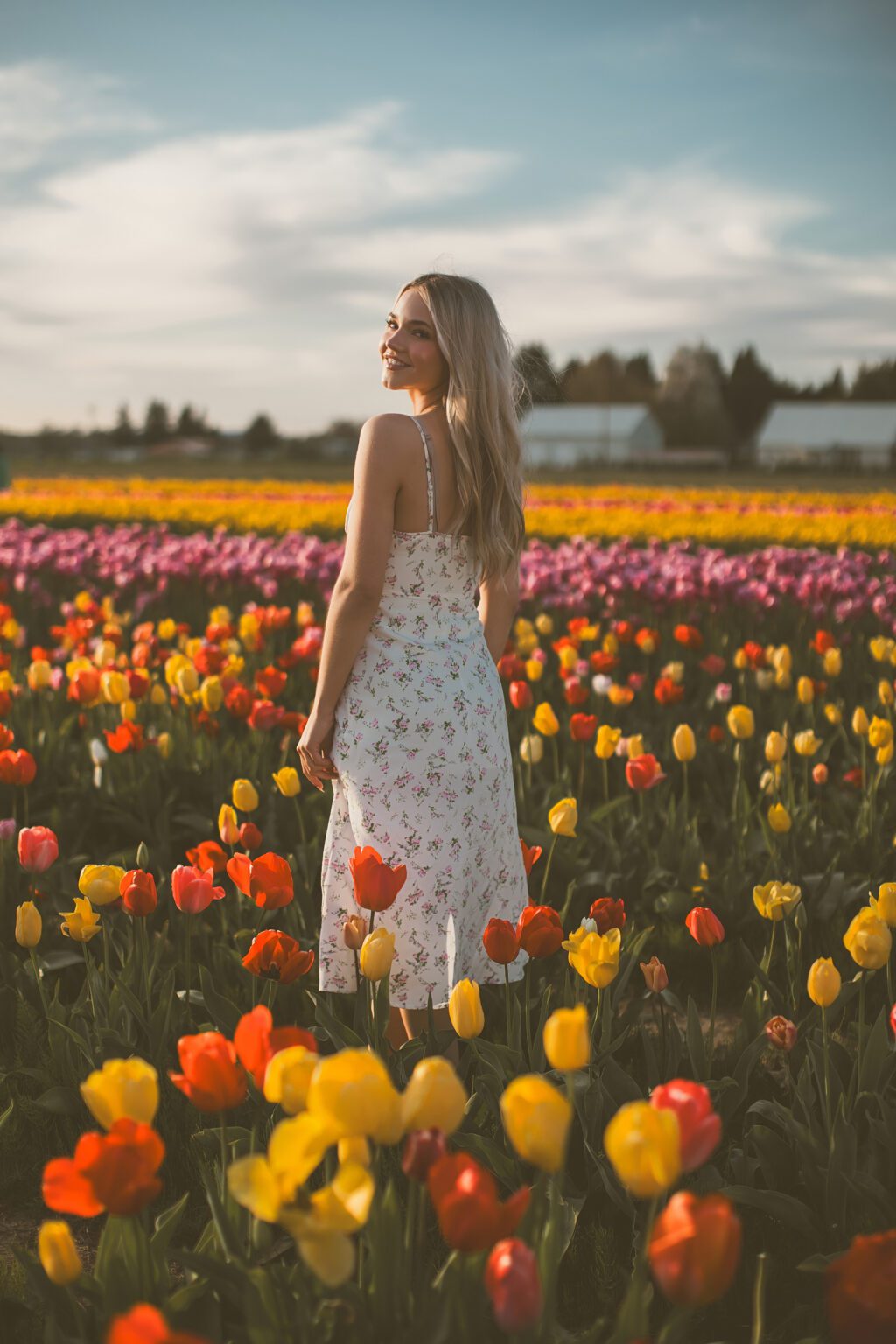 Capturing Memories: A Stunning Senior Photography Shoot in Vancouver, Washington’s Vibrant Tulip ...